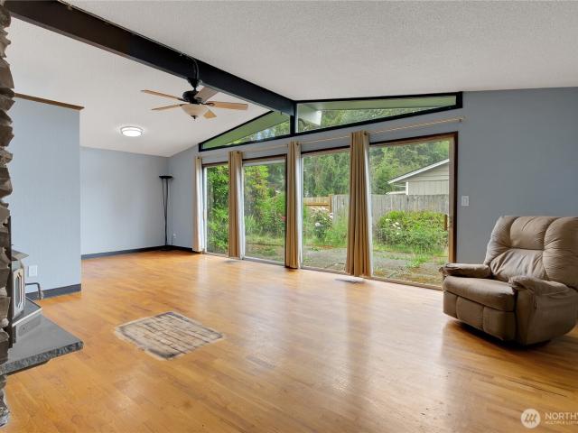 7109 th Street E