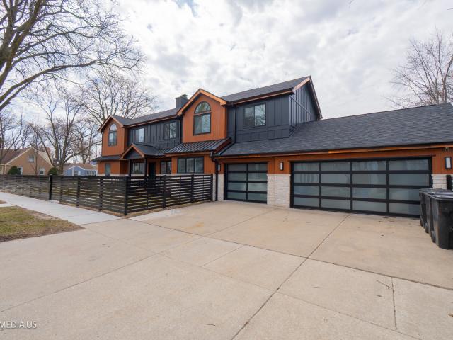 7100 N Sioux Ave, Chicago, IL 60646 | Compass