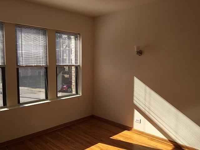 7100 North Sheridan 1 Bedroom Apartment for Rent at 7100 North Sheridan Road, Chicago, IL 60626 Rogers Park