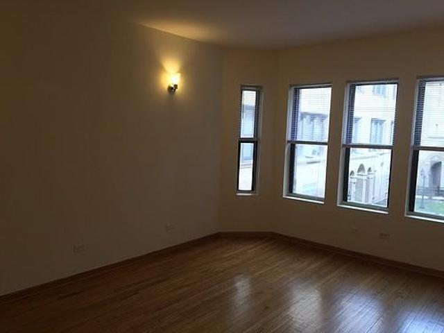 7100 North Sheridan 1 Bedroom Apartment for Rent at 7100 North Sheridan Road, Chicago, IL 60626 Rogers Park