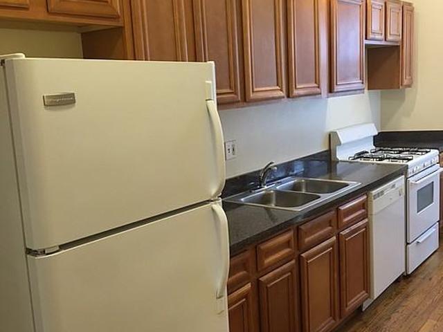 7100 North Sheridan 1 Bedroom Apartment for Rent at 7100 North Sheridan Road, Chicago, IL 60626 Rogers Park