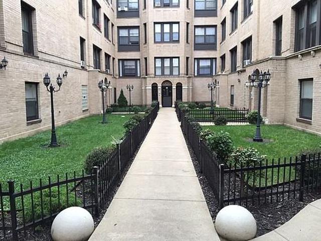 7100 North Sheridan 1 Bedroom Apartment for Rent at 7100 North Sheridan Road, Chicago, IL 60626 Rogers Park