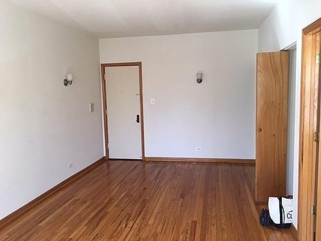 7100 North Sheridan 1 Bedroom Apartment for Rent at 7100 North Sheridan Road, Chicago, IL 60626 Rogers Park