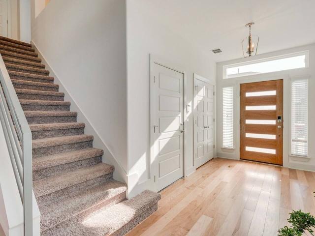 7100 Kane St, Austin, TX 78741 | MLS #8166 | Compass