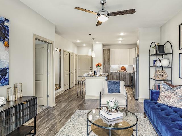 7100 Uvalde Road 8212