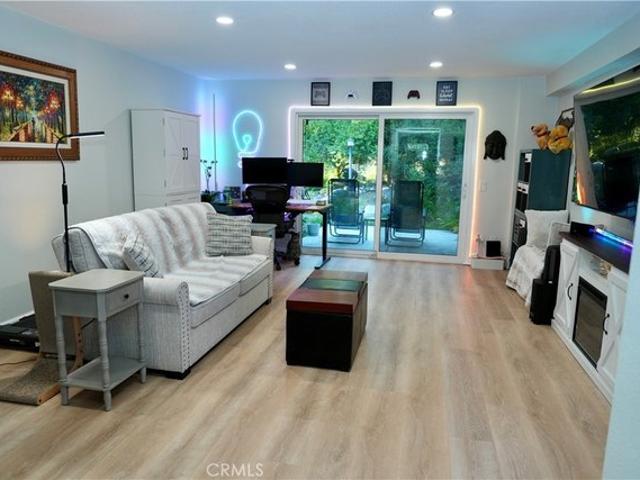 7101 Farralone Ave Unit 113, Canoga Park, CA 91303