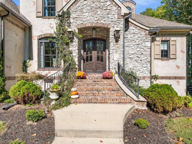 7101 Hardwood Ln