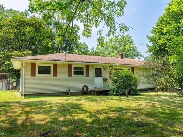 7101 Pinecrest St NE, Canton, OH 44721
