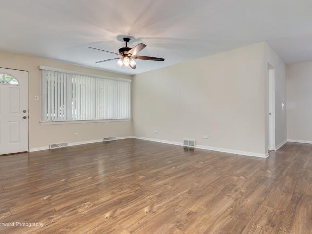 7101 W 114th Place