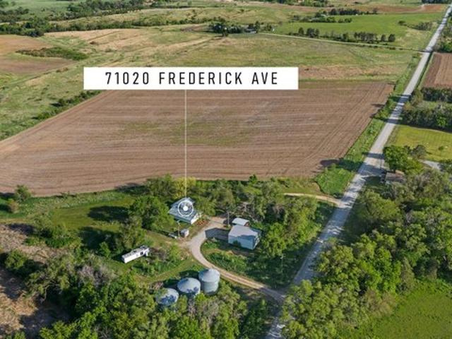 71020 Frederick Ave, Fairbury, NE 68352