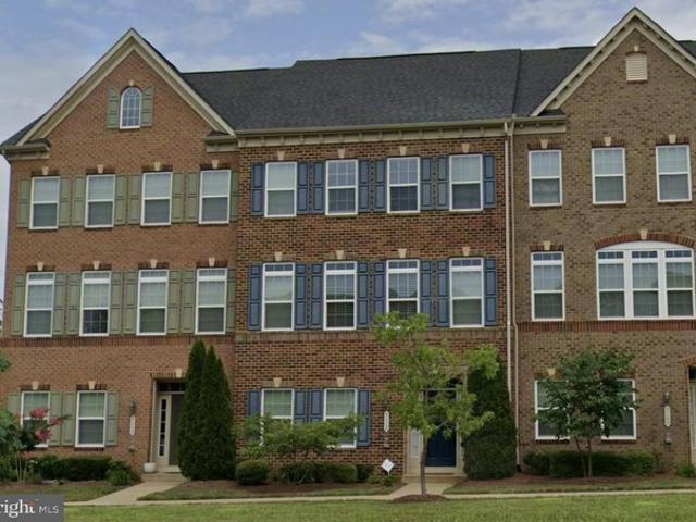 7102 Darbey Knoll Dr, Gainesville, VA 20155