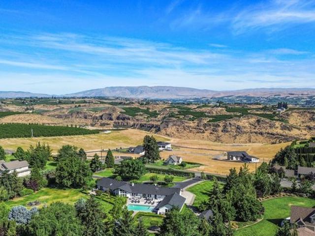 7102 Scenic Dr, Yakima, WA 98908