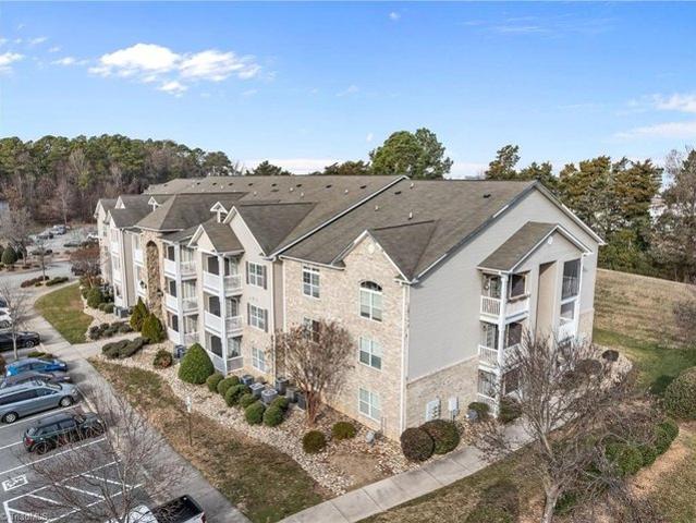7102 W Friendly Ave Unit 304, Greensboro, NC 27410