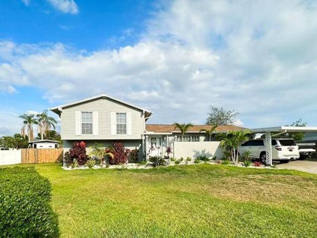 7103 Creekside Ct, Tampa, FL 33615
