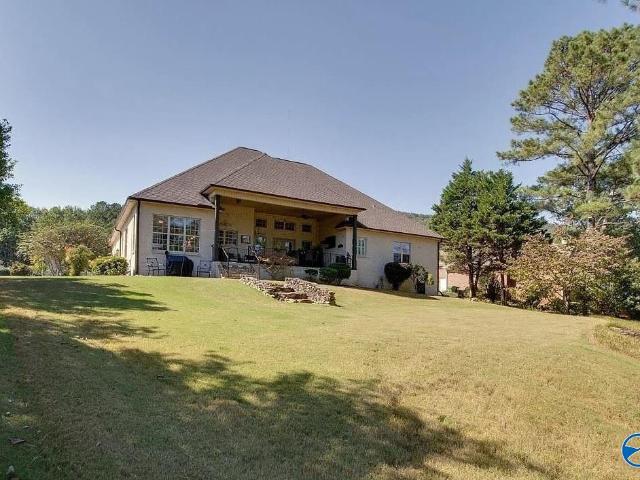 7103 Pinyon Pine Lane SE