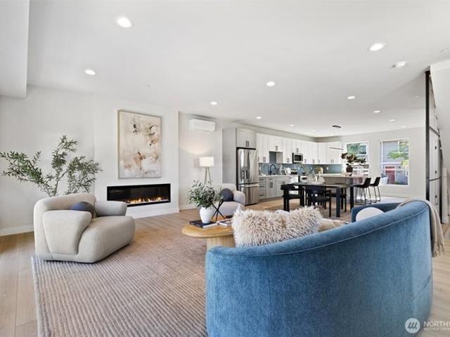 7103 th St SW Apt A, Edmonds, WA 98026