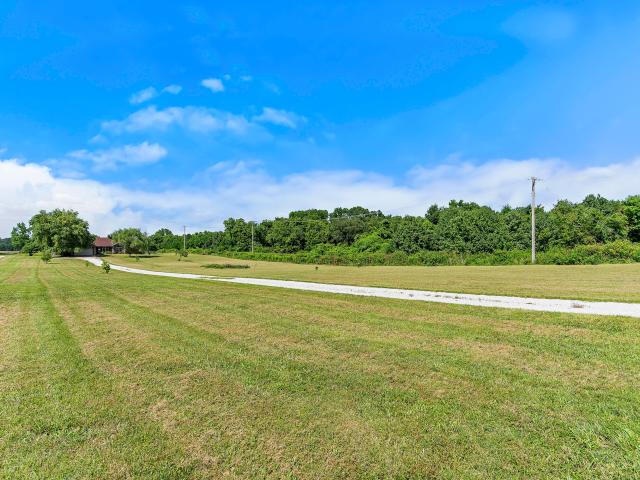 7103 W Farm Road 94