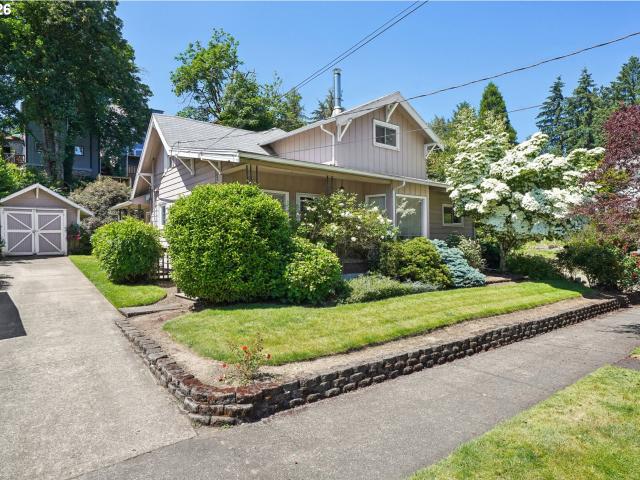 710 11th St, Oregon City, OR 97045 | MLS #629418 | Compass