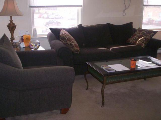 $710 / 2br Available April 12th Blacksburg