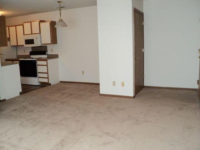 $710 / 2br 1040ft² Kellom Place 1111 North 27th Street