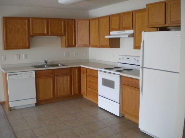 $710 / 2br 950ft² 2bed/2bath, W/D hu, Dble garage. Avail now! 4281 33rd Ave S, Fargo ND map