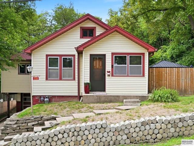 710 Cook Ave, Council Bluffs, IA 51503