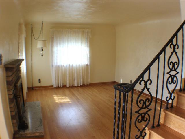 710 Center Ave