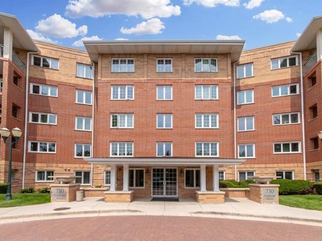 710 Creekside Dr Unit 302, Mount Prospect, IL 60056
