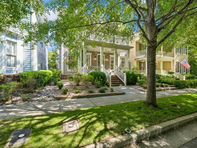 710 Abbott Pl
