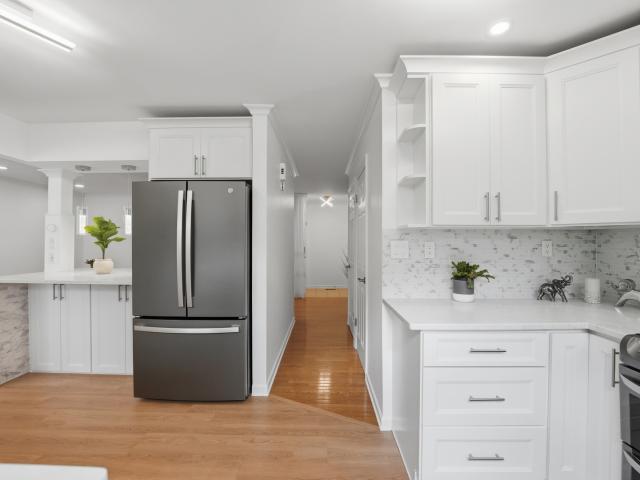 710 Bayside Court