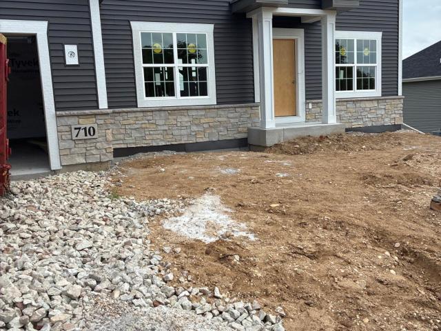 710 Brockway Dr, Mukwonago, WI 53149 | MLS #1951