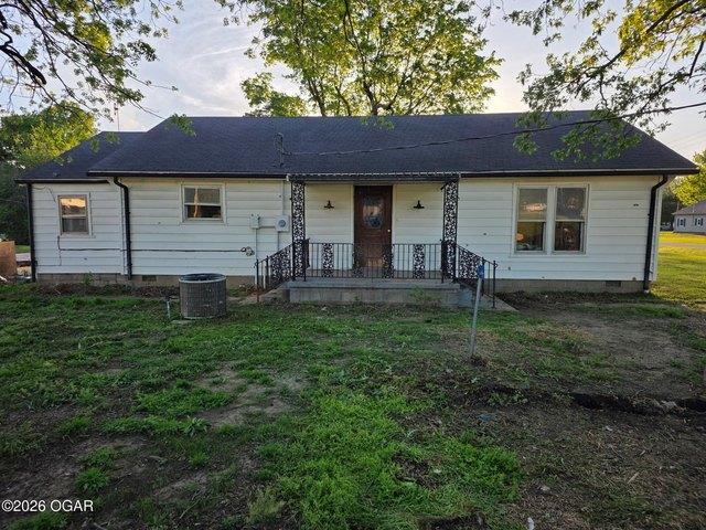 710 E 1st St, Scammon, KS 66773