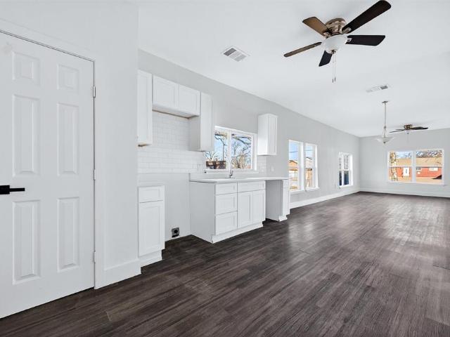 710 E Lamar St, Sherman, TX 75090 | MLS #21306