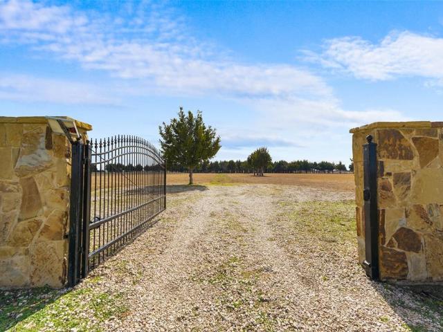 710 E Reindeer Rd, Lancaster, TX 75146 | MLS #21184 | Compass