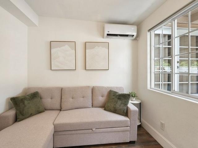 710 Elmwood Dr, Escondido, CA 92025