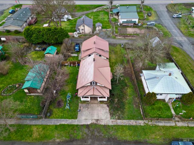 710 Maple Street
