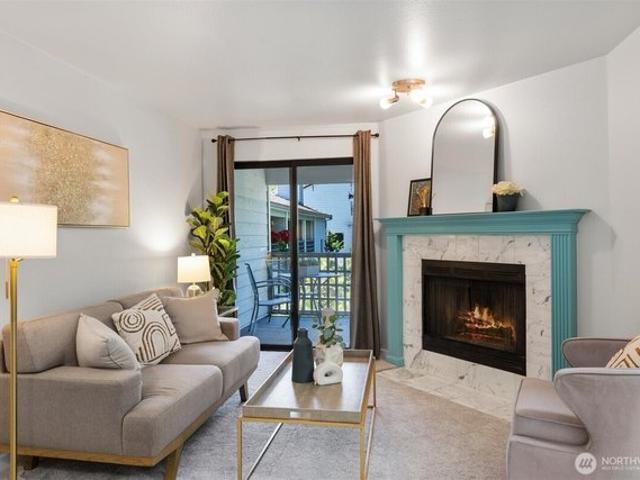 710 N 160th St Apt B307, Shoreline, WA 98133
