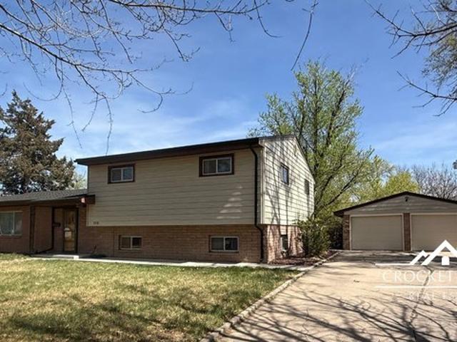 710 N 1st St, Garden City, KS 67846