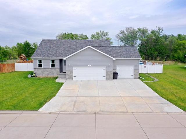 710 N Estey St, Kenesaw, NE 68956