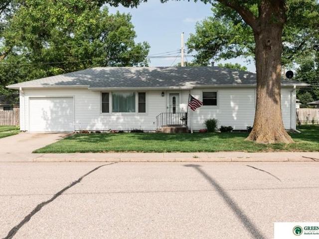 710 N Mayhew Dr, York, NE 68467