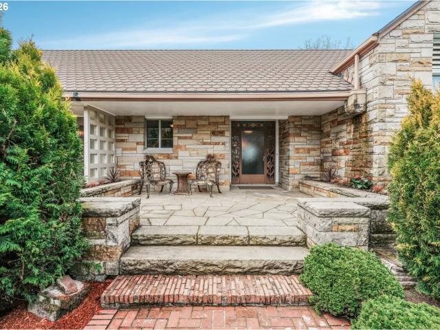710 n molalla ave