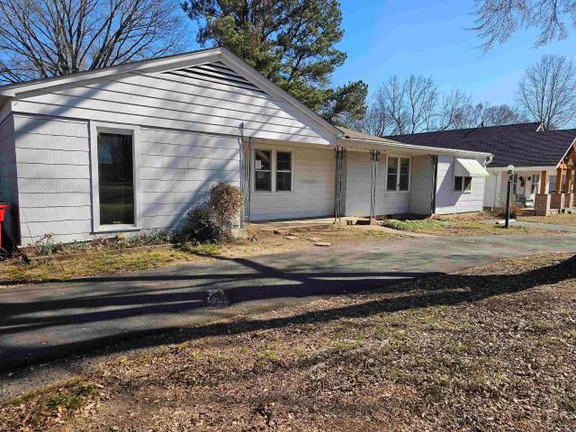 710 N Oak