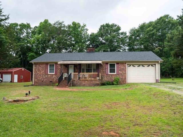 710 Neighborhood Rd, Wellford, SC 29385