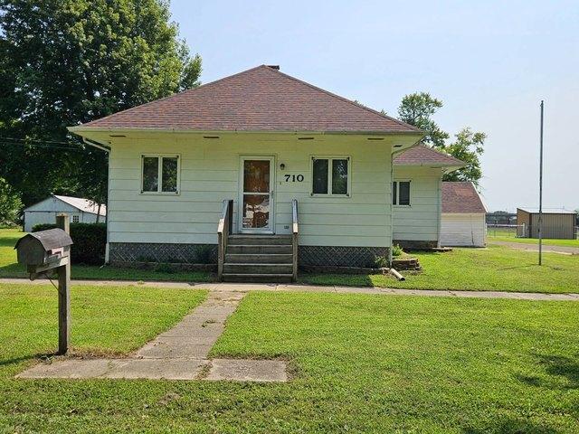 710 S 6th St, Marysville, KS 66508