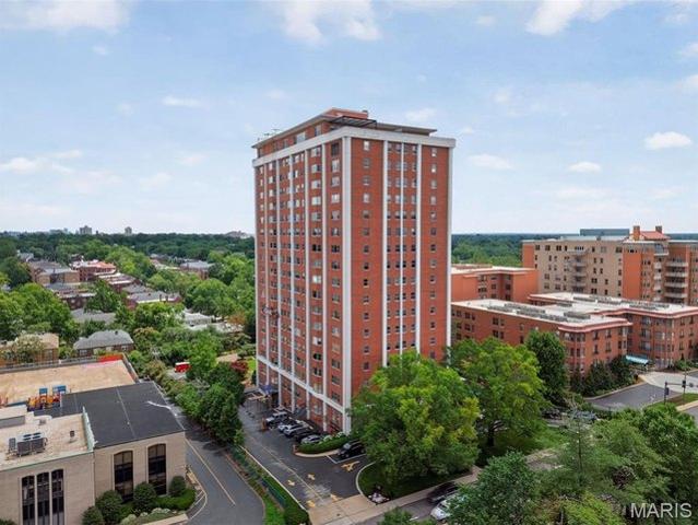 710 S Hanley Rd Unit 10A, Clayton, MO 63105