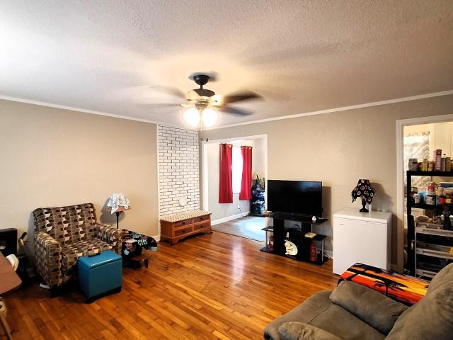 710 S High St