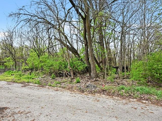 710 S Oak St, Buchanan, MI 49107