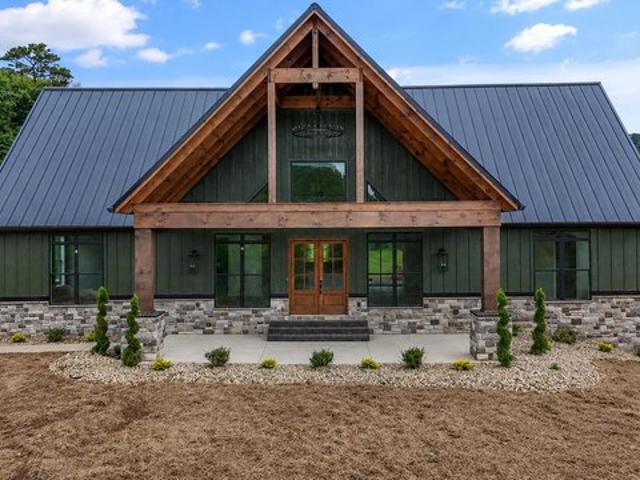 710 W Dumplin Valley Rd, Dandridge, TN 37725