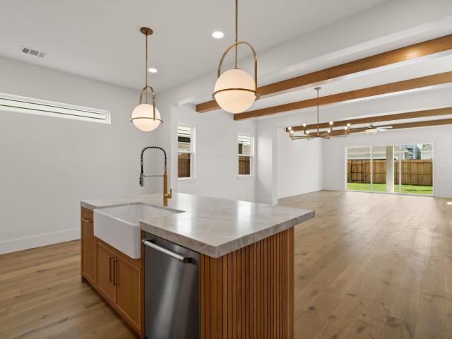 710 Waverly St, Unit E, Houston, TX 77007 | MLS #94092