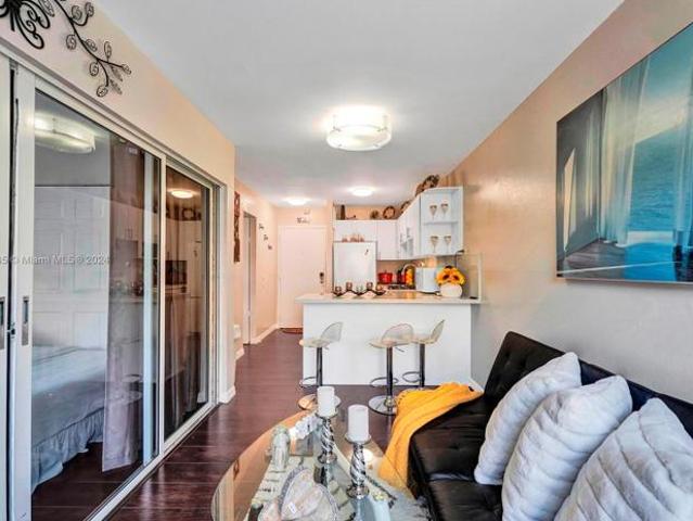 710 Washington Ave #315 Available 05/20, Miami Beach, FL 33139